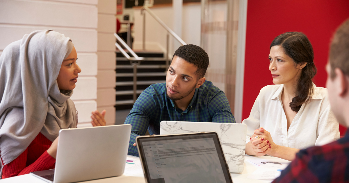 Cómo los informes con Moodle LMS mejoran sus programas de aprendizaje